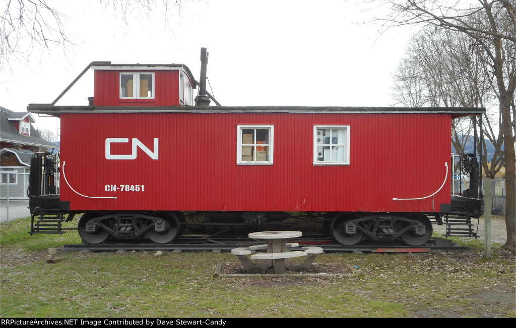 CN 78451 caboose 2017-04-09